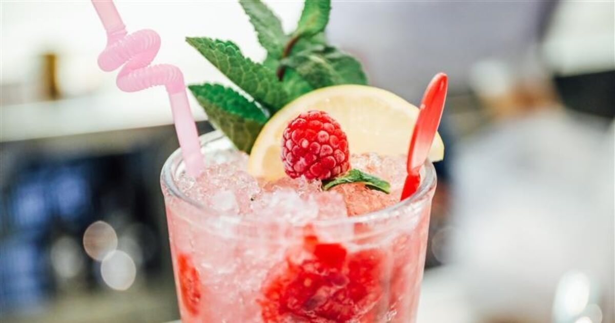 Berry spritz mocktail | Cancer Council SA